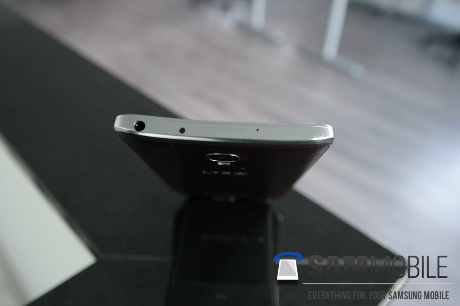 Review: Samsung Galaxy Round (SM-G910S) - SamMobile