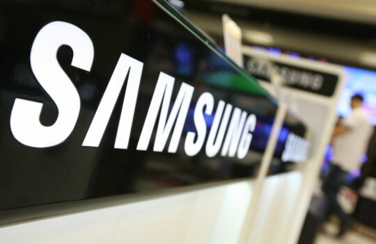 Samsung patent shows moving smartwatch display - SamMobile - SamMobile