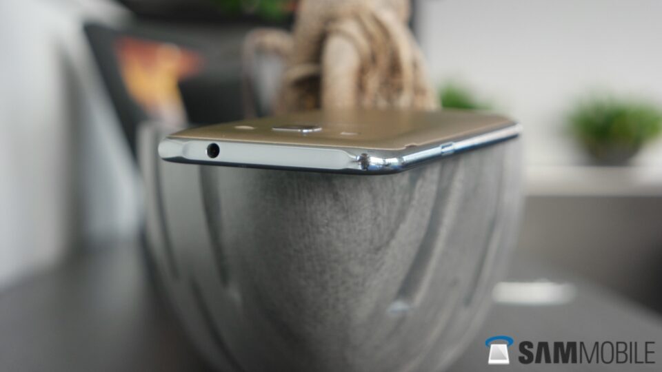 Samsung Galaxy J2 Review: Attractive display, but that's about it ...