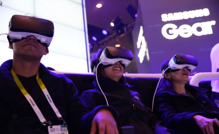 Samsung is developing a standalone VR headset - SamMobile - SamMobile