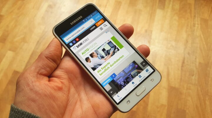 Press render surfaces showing off the design of the Galaxy J3 (2017 ...