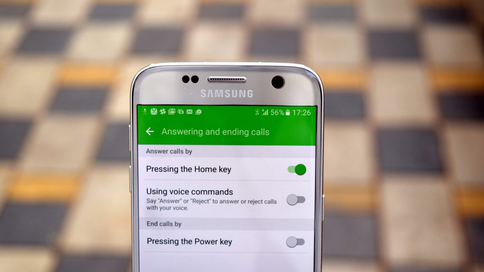 How to answer and end calls using the hardware buttons on the Galaxy S7 ...