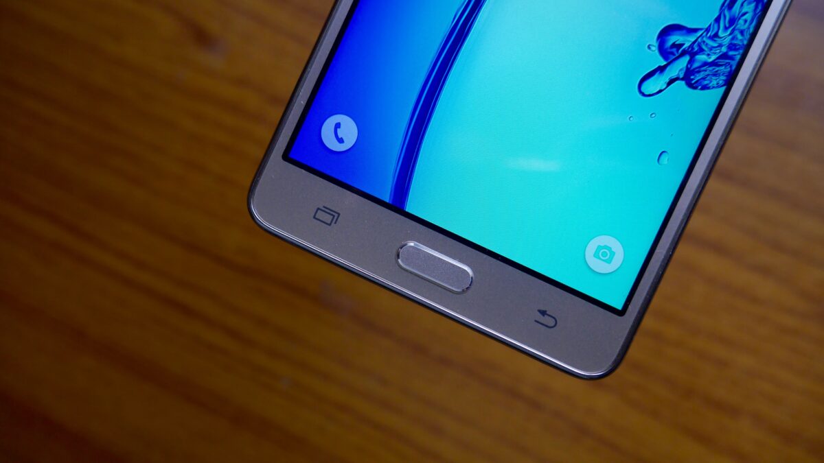 Samsung takes the wraps off the Galaxy Wide in South Korea - SamMobile ...
