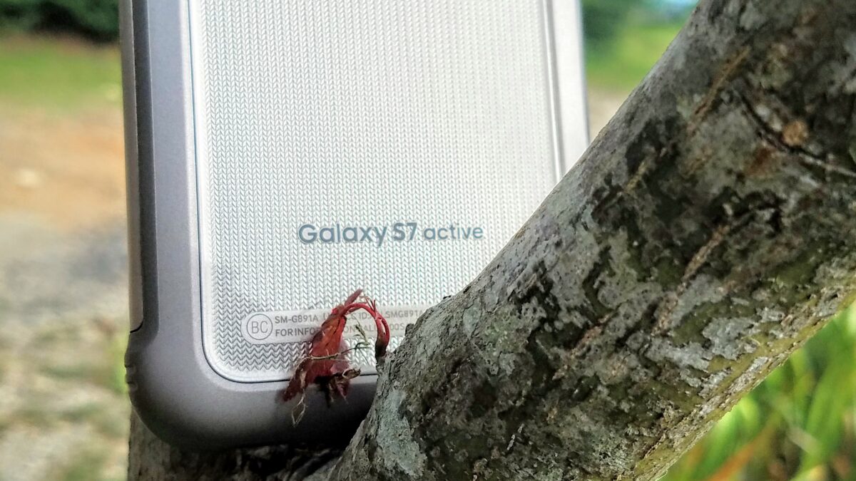 The Sandy Gold Galaxy S7 Active is simply head-turning - SamMobile ...