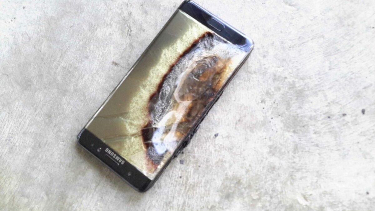 Here's what's causing the Galaxy Note 7 batteries to explode ...