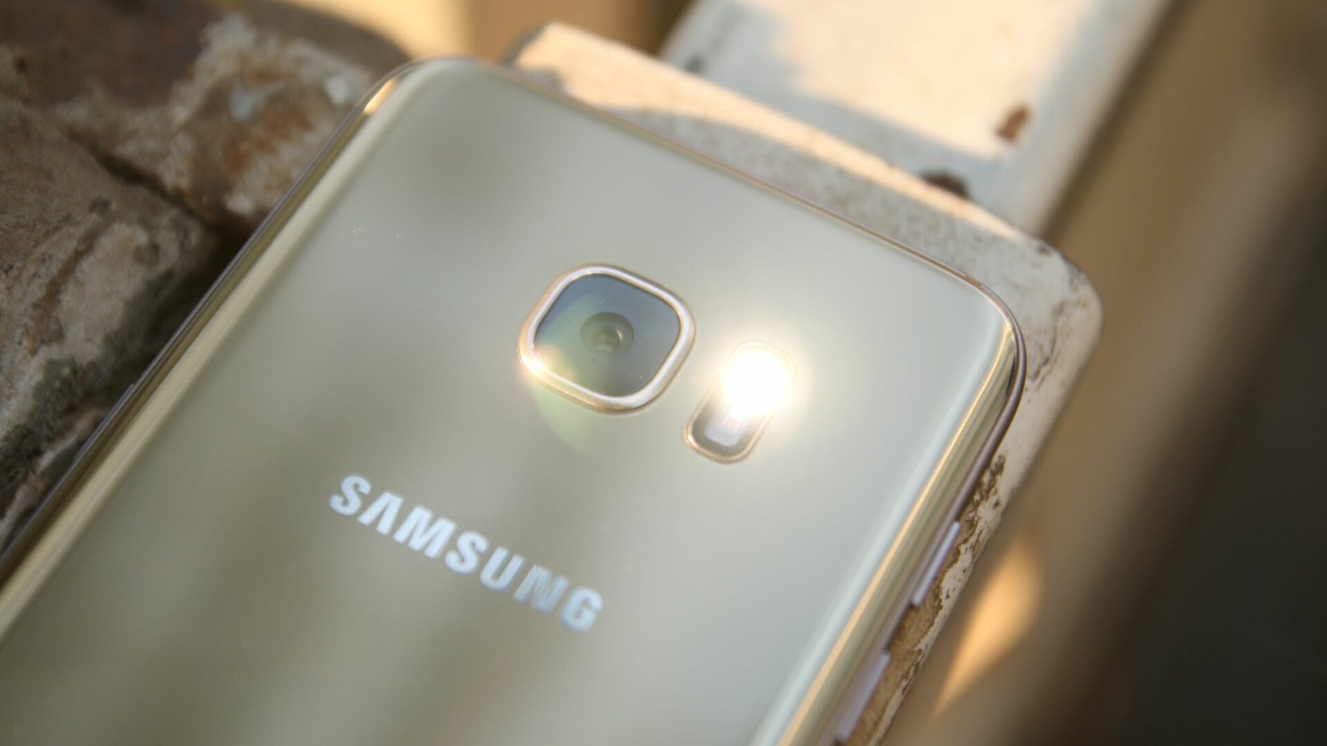 Nougat Tip: Change the intensity of the flashlight on your Galaxy S7 or ...