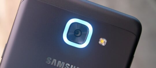 Samsung needs to stop with this Smart Glow LED nonsense on its budget ...