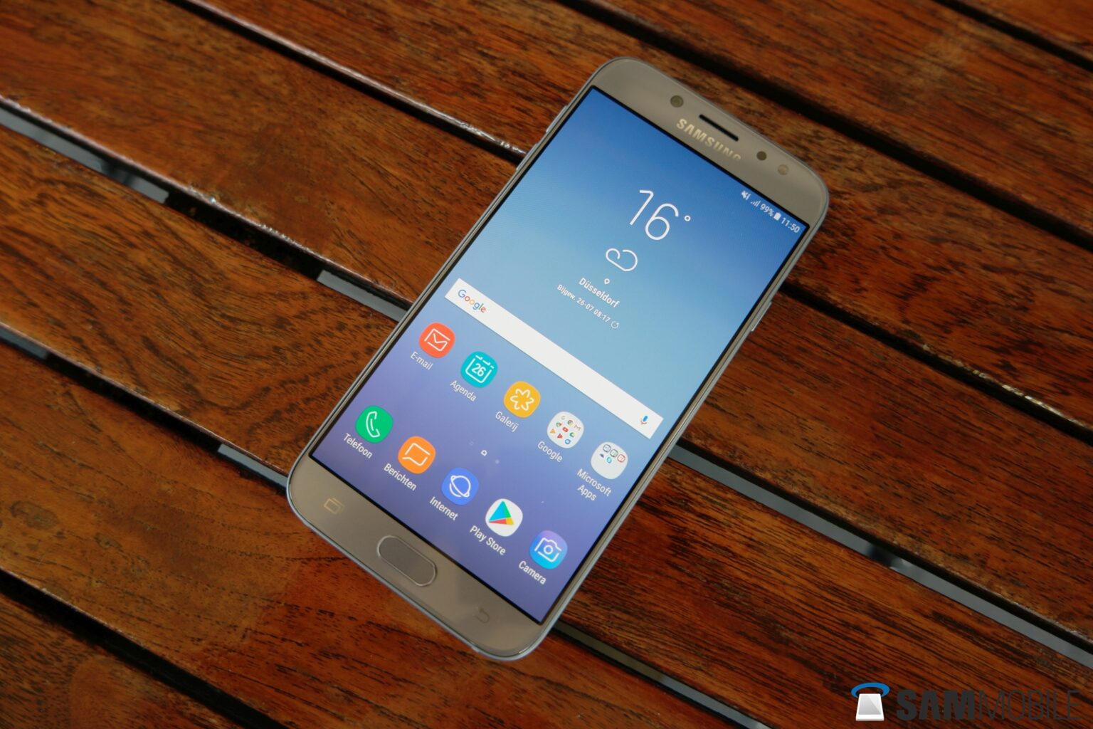 Galaxy J7 (2017) review: A beautiful phone with substandard performance ...