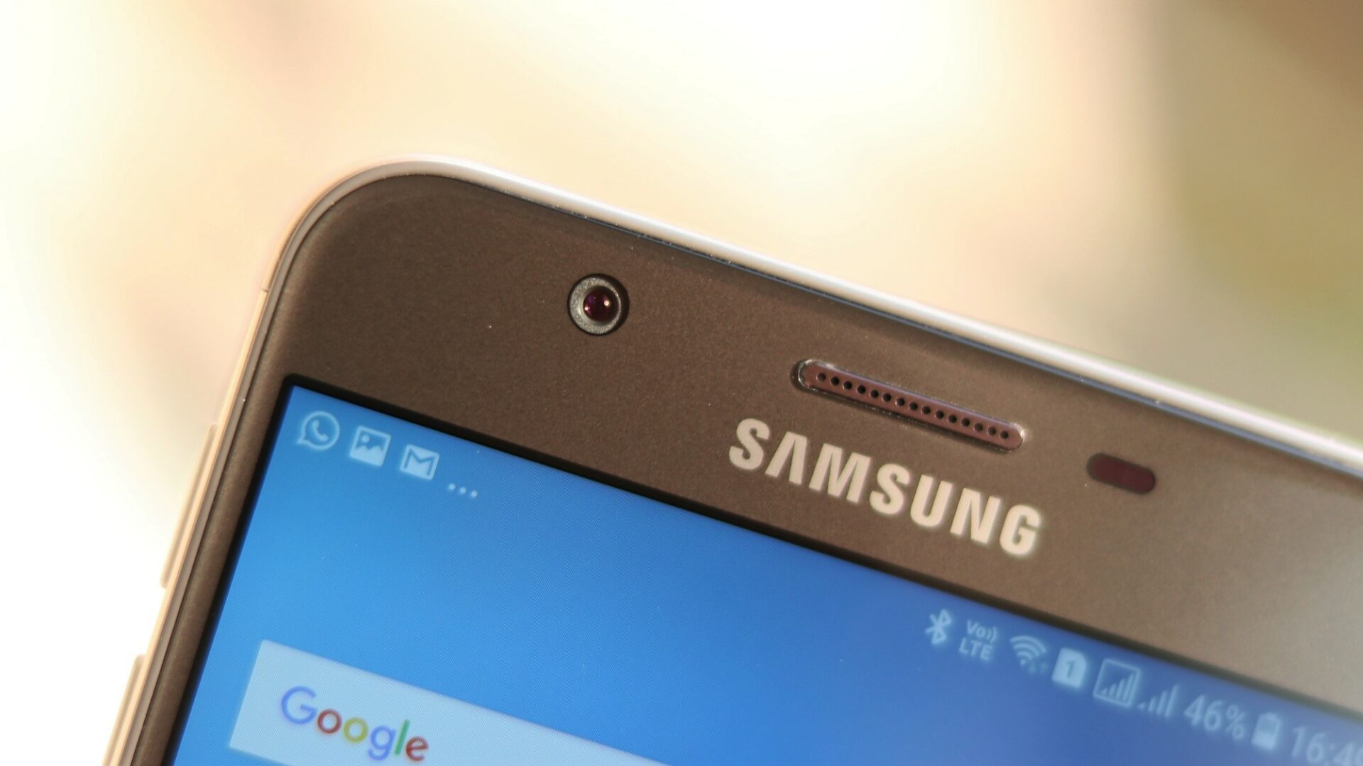 'Selfie focus' camera mode may be standard feature for non-flagship ...