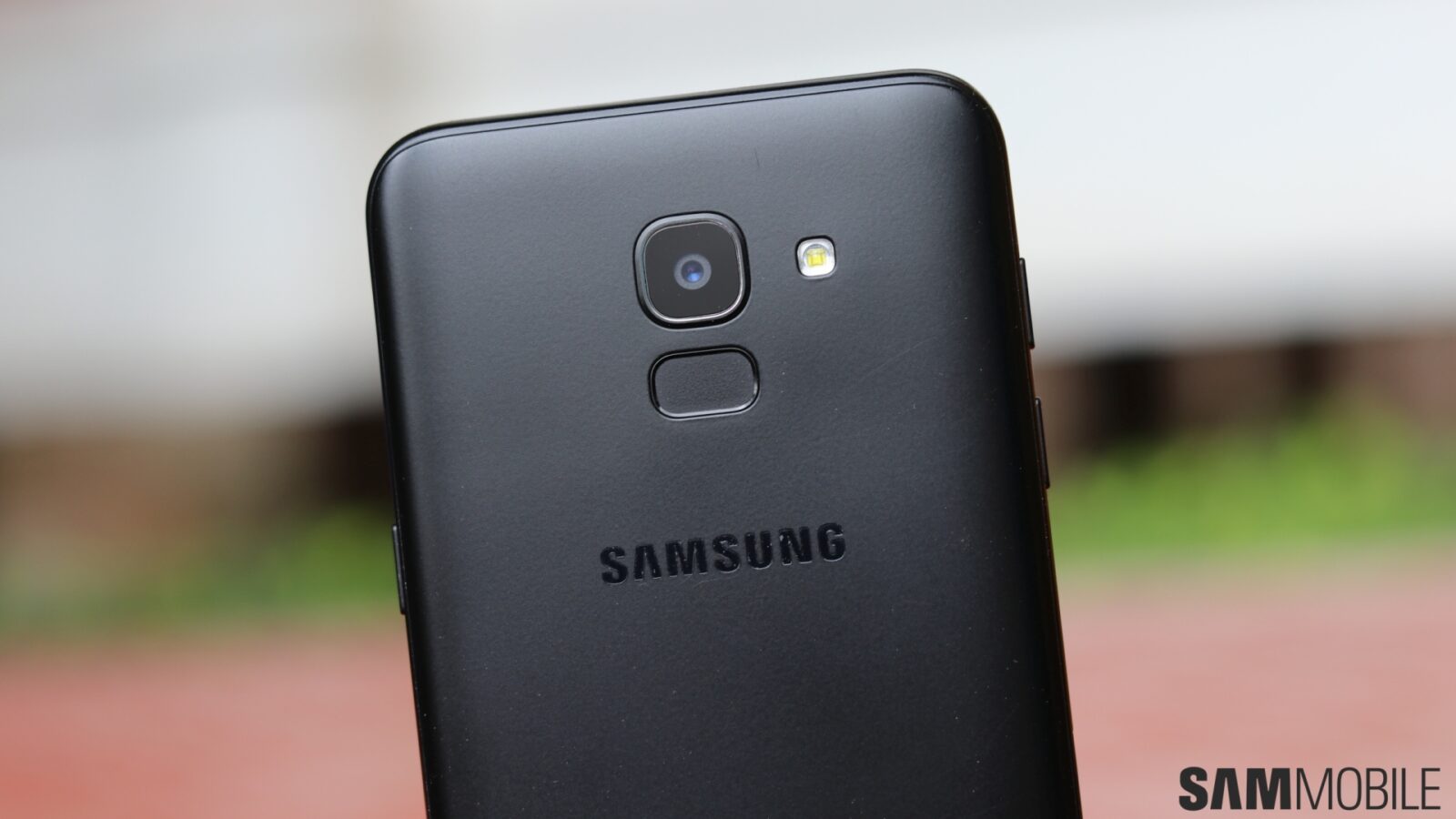 Samsung Galaxy J6 review: Greater than the sum of its parts - SamMobile
