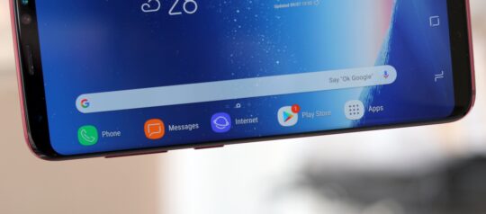 Samsung Experience update lets you rotate home screen on Galaxy S8 ...