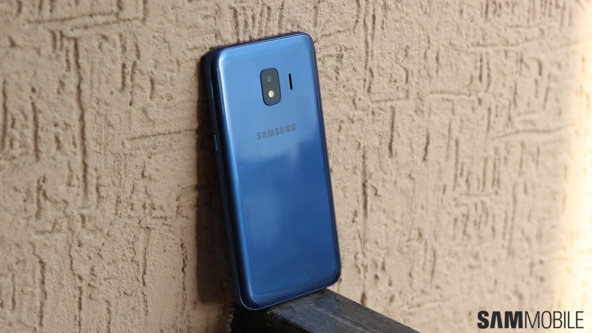 Hands-on: This is the Galaxy J2 Core, Samsung's Android Go smartphone ...