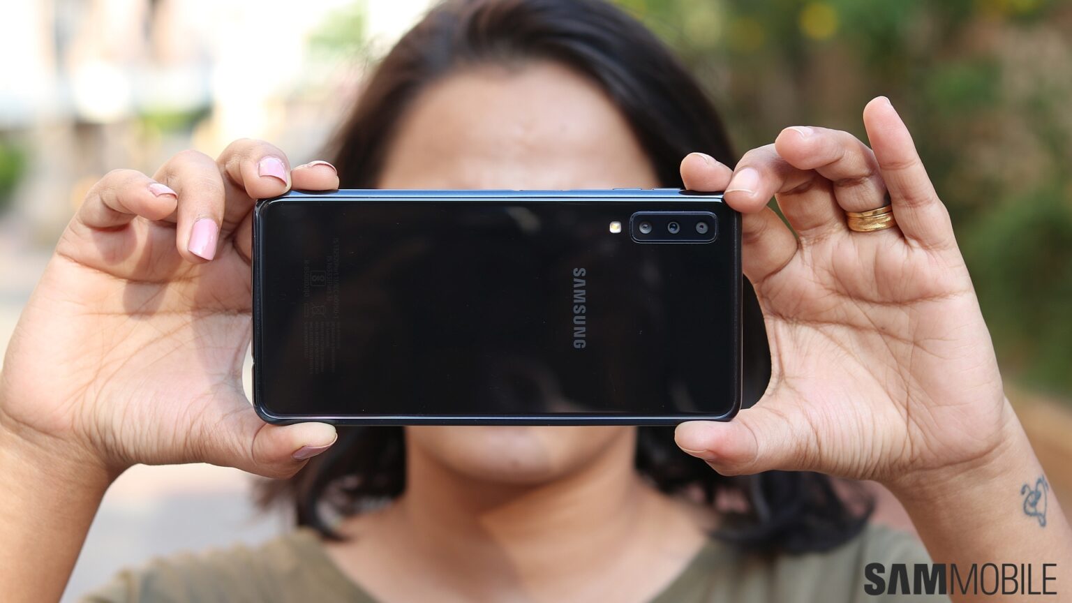 Samsung Galaxy A7 review: Get it for that ultra-wide camera - SamMobile