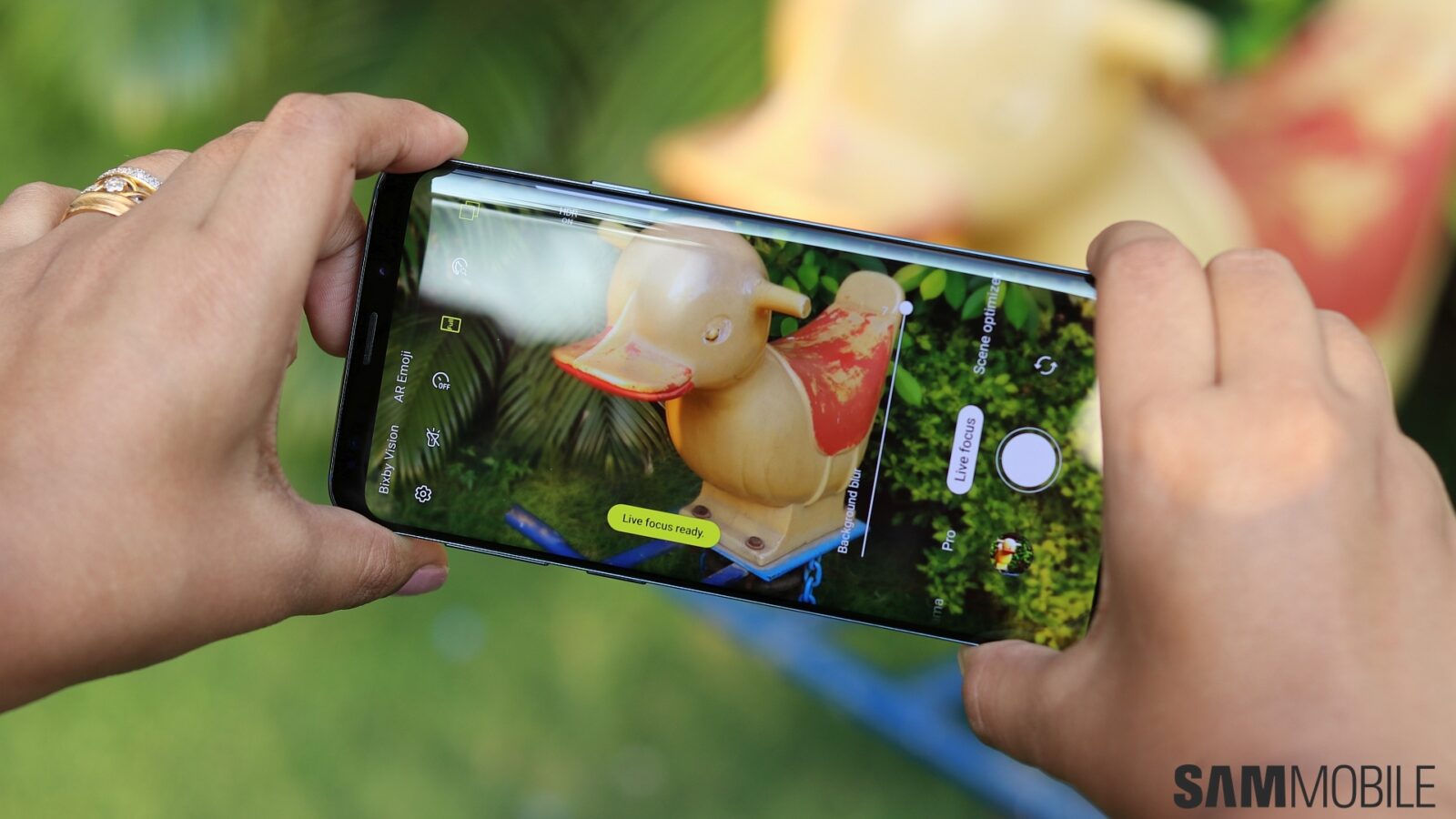 [Poll] How often do you take Live Focus pictures on your Galaxy phone ...