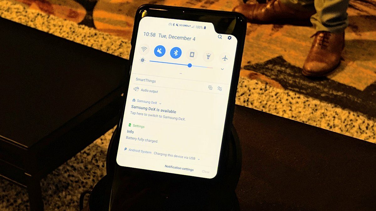 Prototype Samsung 5G phone shown yesterday had an odd corner notch ...