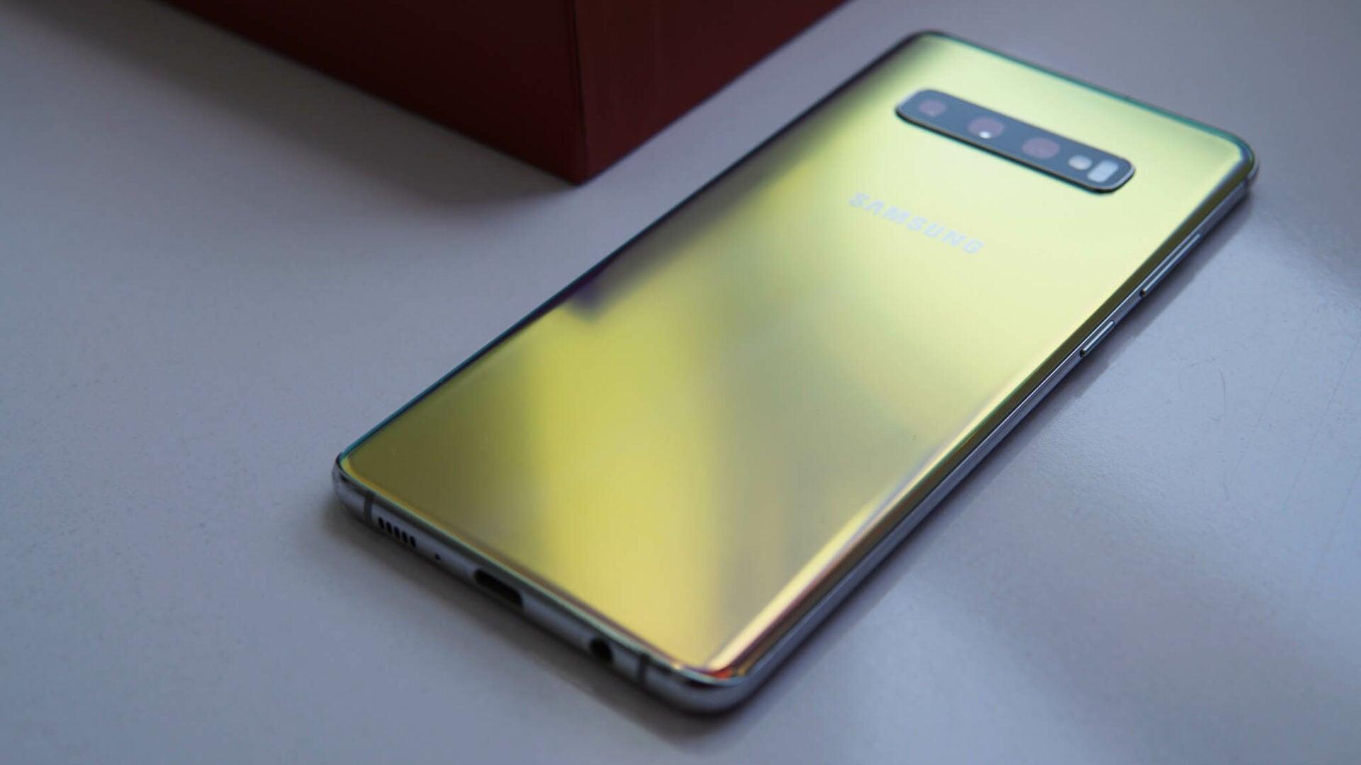 Galaxy S10+'s new Prism Silver color is quite a sight - SamMobile