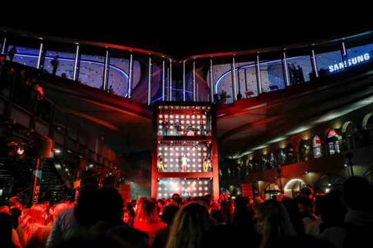 Samsung organizes world’s first concert tailor-made for vertical video ...