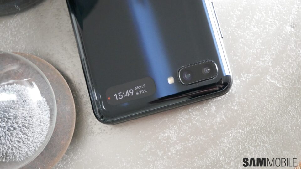Samsung Galaxy Z Flip December 2021 security update is now rolling out ...