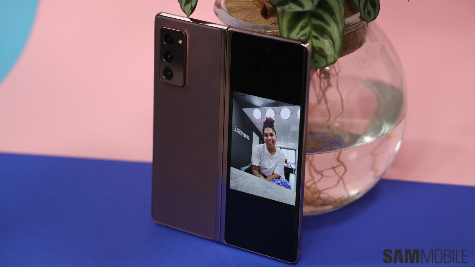 Samsung Galaxy Z Fold 2 gets One UI 5.1 update, starting with Germany ...