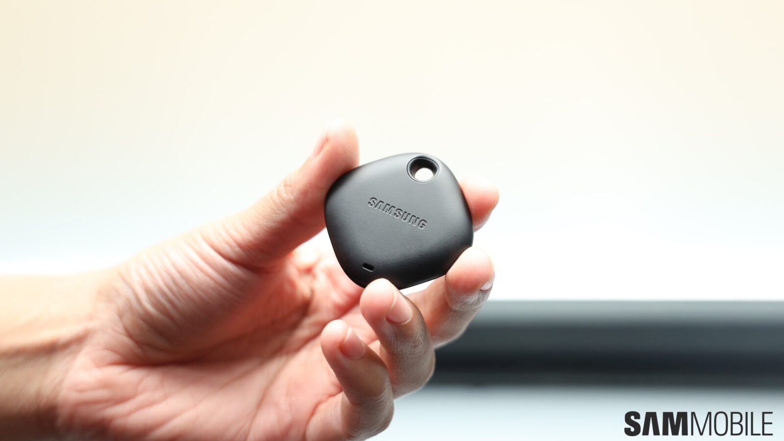 Galaxy SmartTag 2 is official with new features and major redesign ...