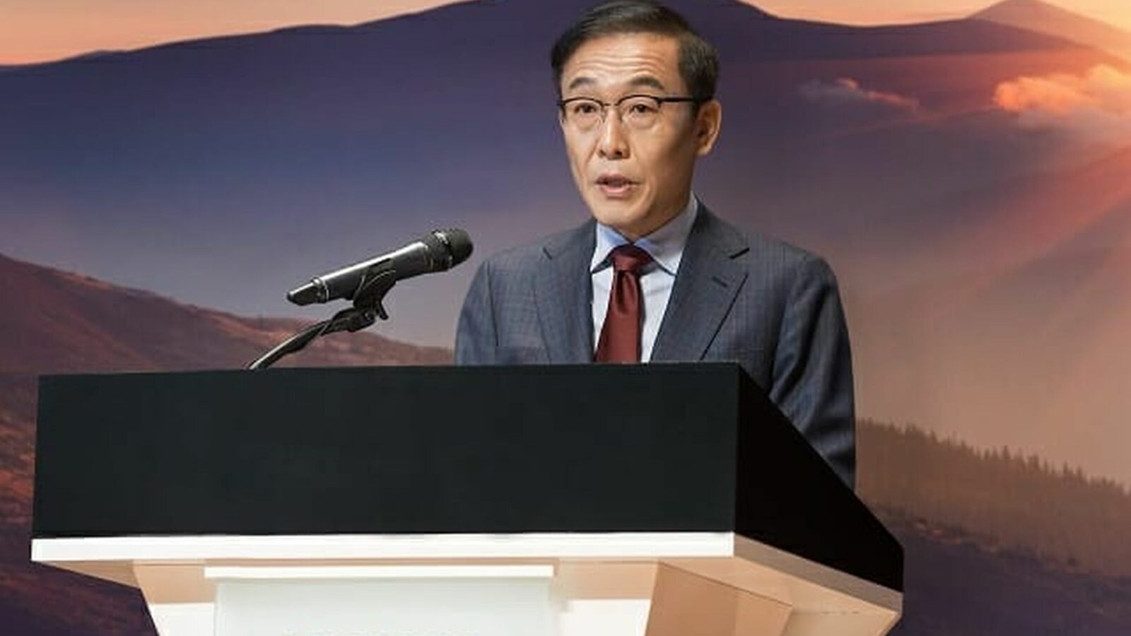 This year Samsung wants to become a company that puts customers first ...