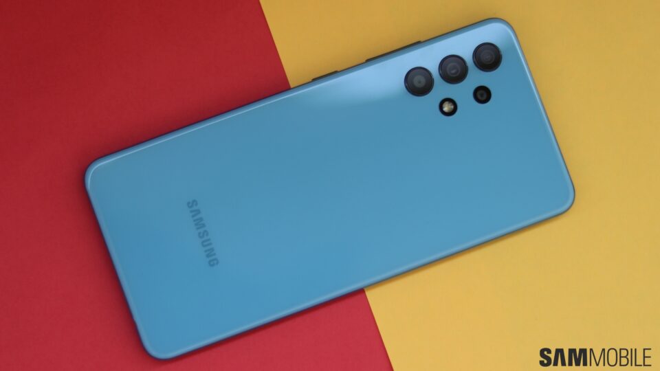 Samsung starts rolling out November 2021 security update for Galaxy A32 ...