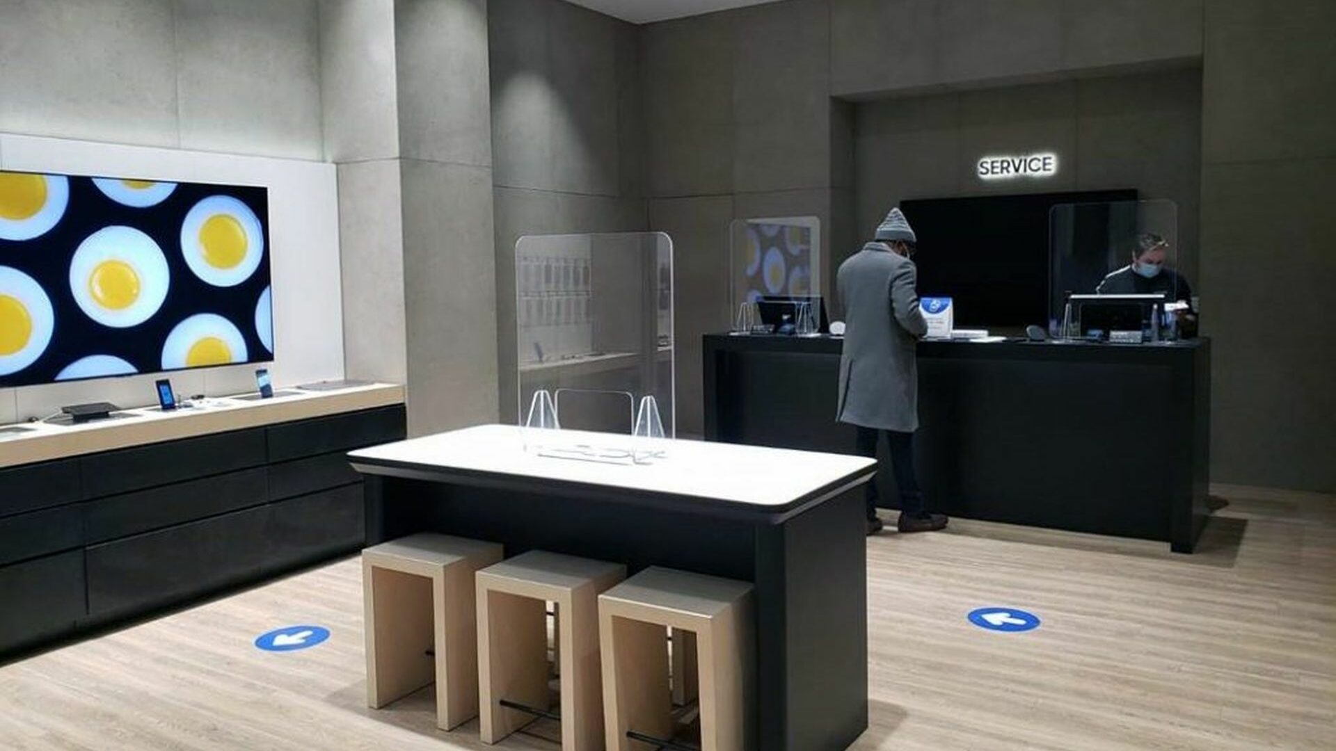 Samsung Experience Store in Montreal expands with walk-in repair ...