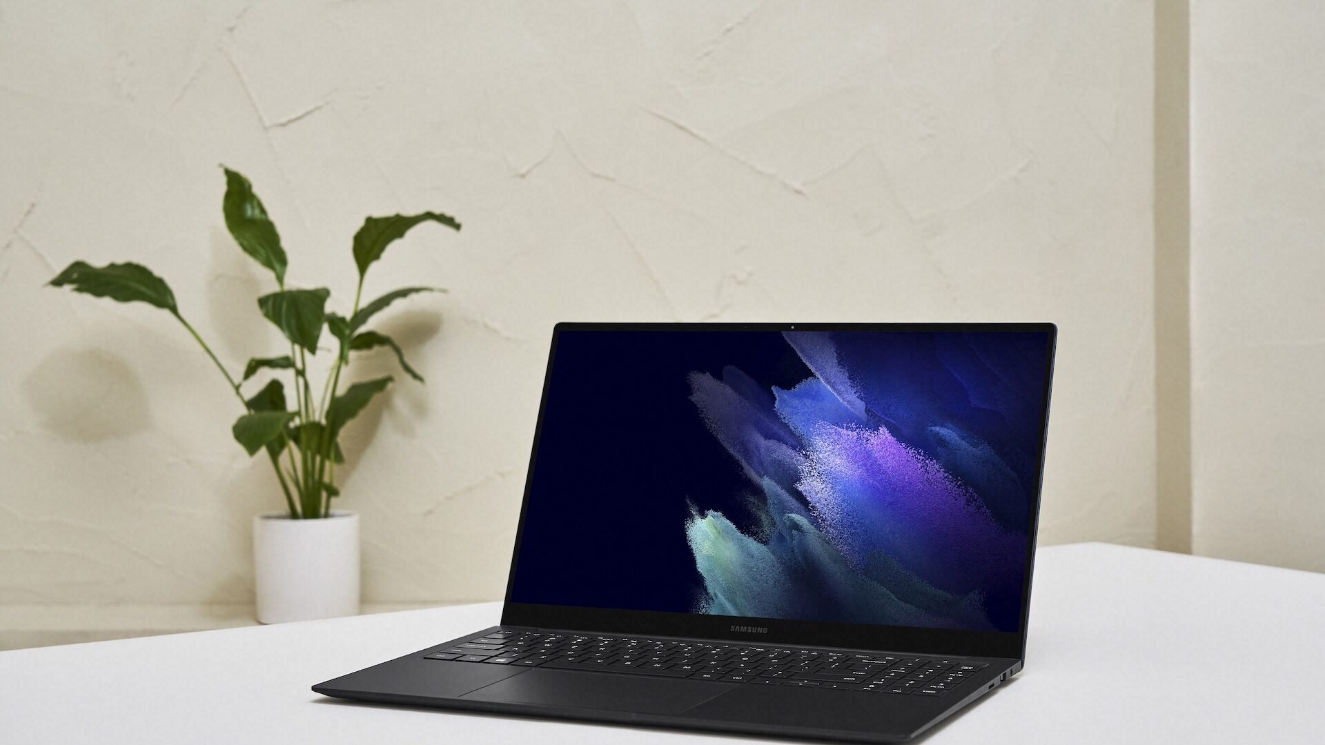 The Galaxy Book Pro is officially one of the world's lightest laptops ...