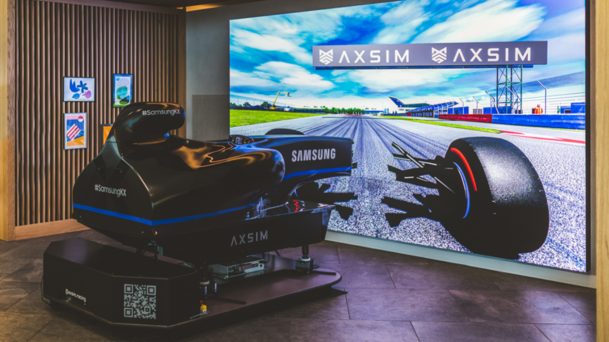 Samsung now lets you compete against championship racing drivers ...