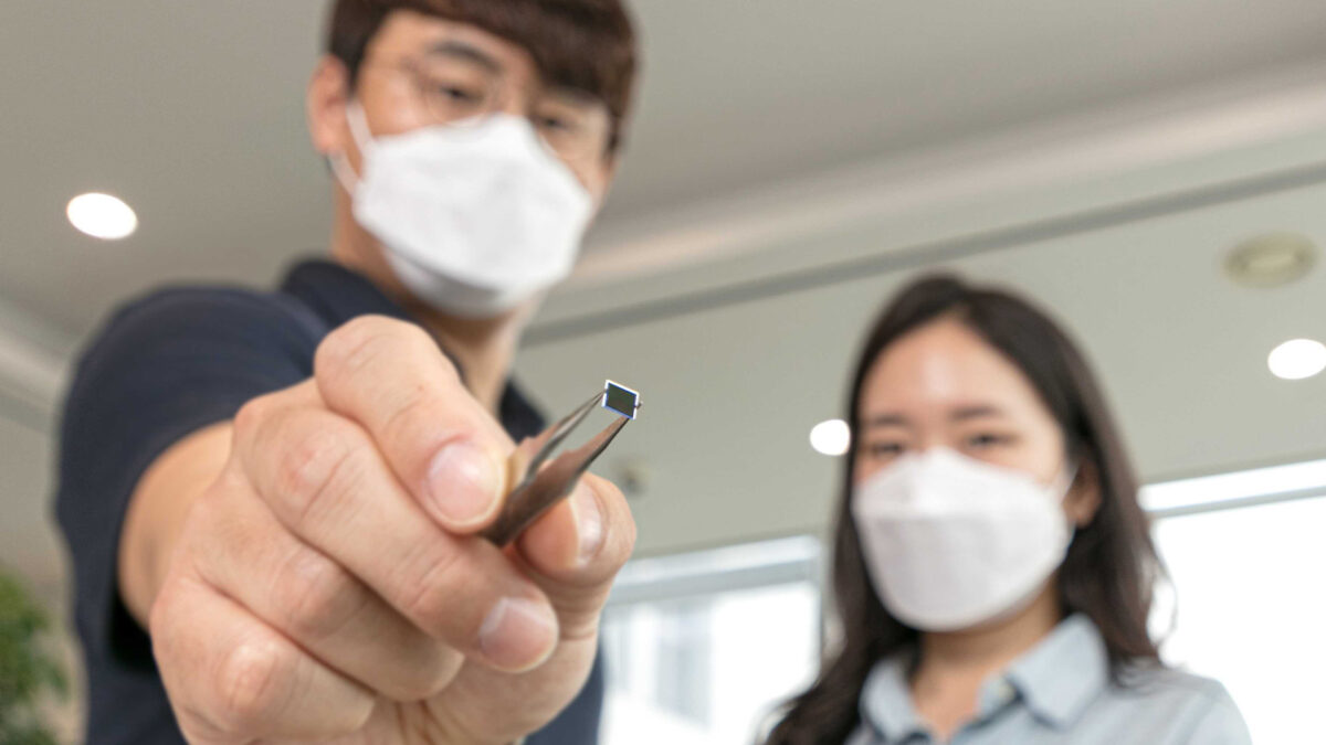 Samsung's new camera sensor is designed to get rid of nasty camera ...