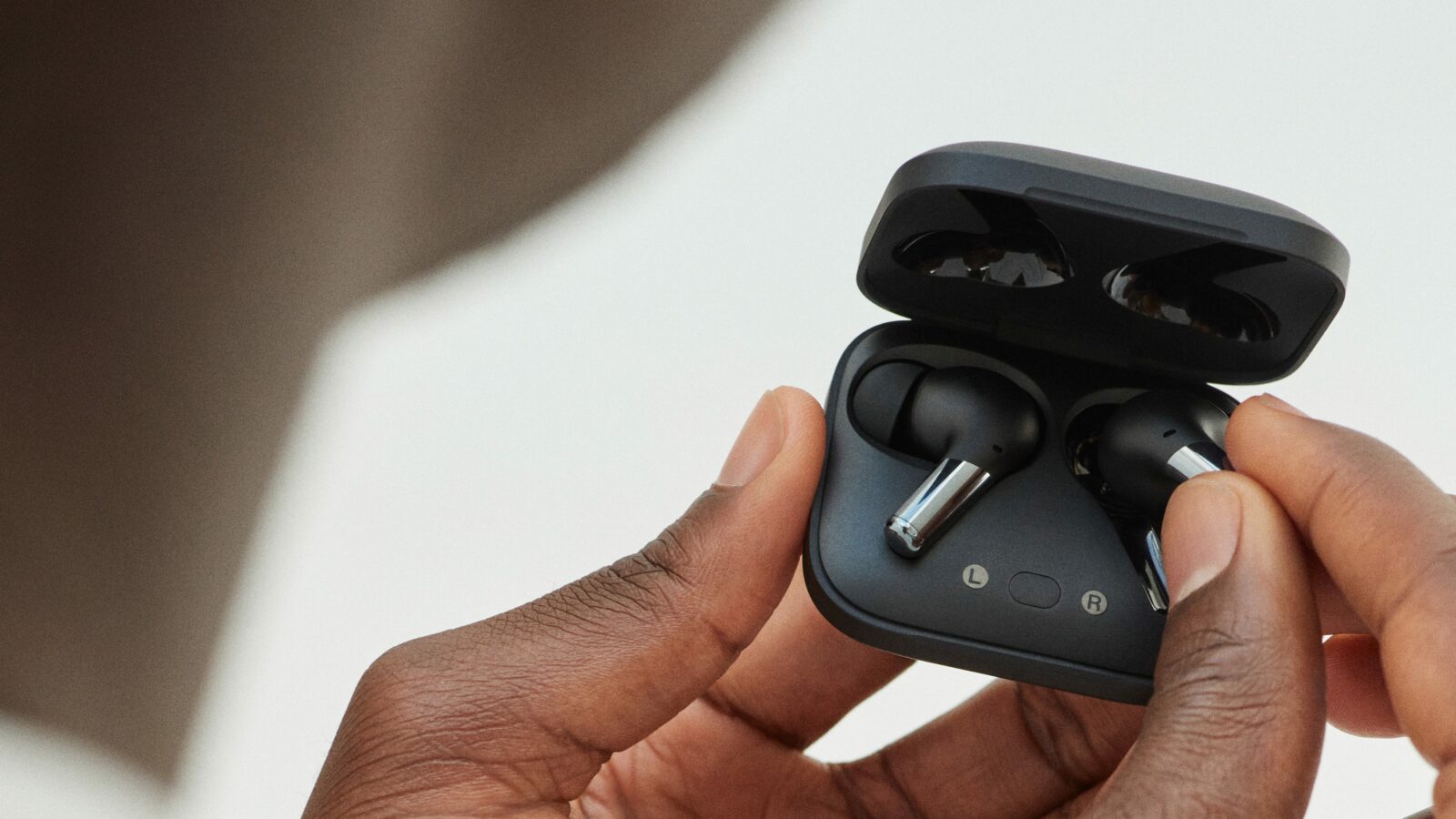 OnePlus Buds Pro are here to challenge the Galaxy Buds Pro - SamMobile
