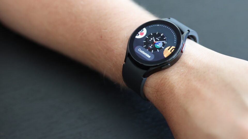 Galaxy Watch 4 gets One UI 6 Watch Beta 4 update with Global AOD - SamMobile