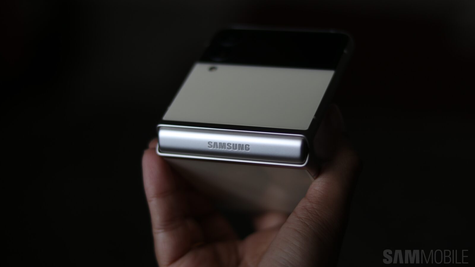 Samsung Galaxy Z Flip 3 review: A stunning, accessible foldable phone ...