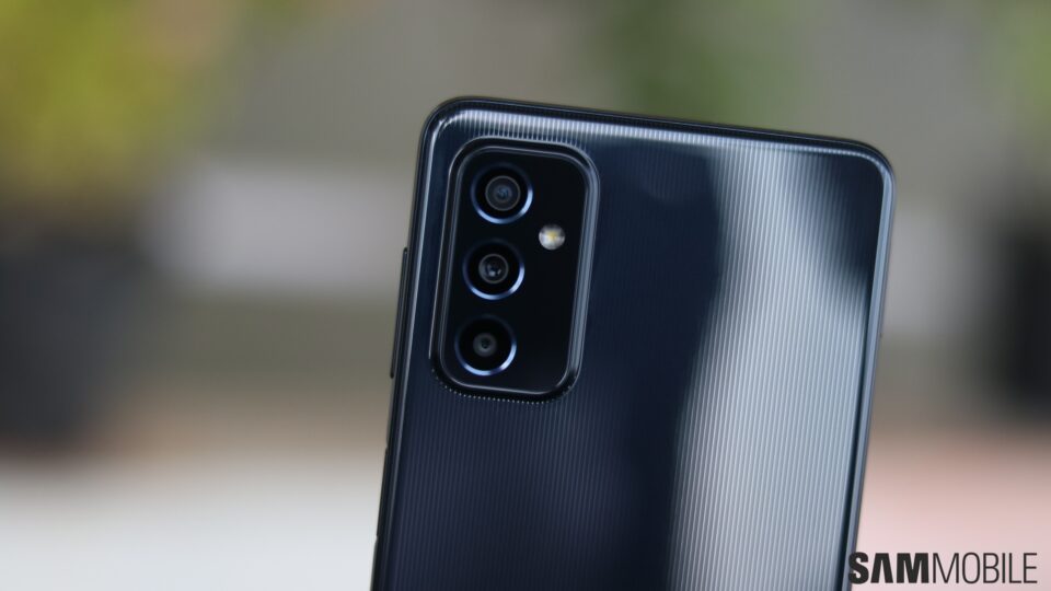 Samsung Galaxy M52 5G review: Sleek design, super performance - SamMobile
