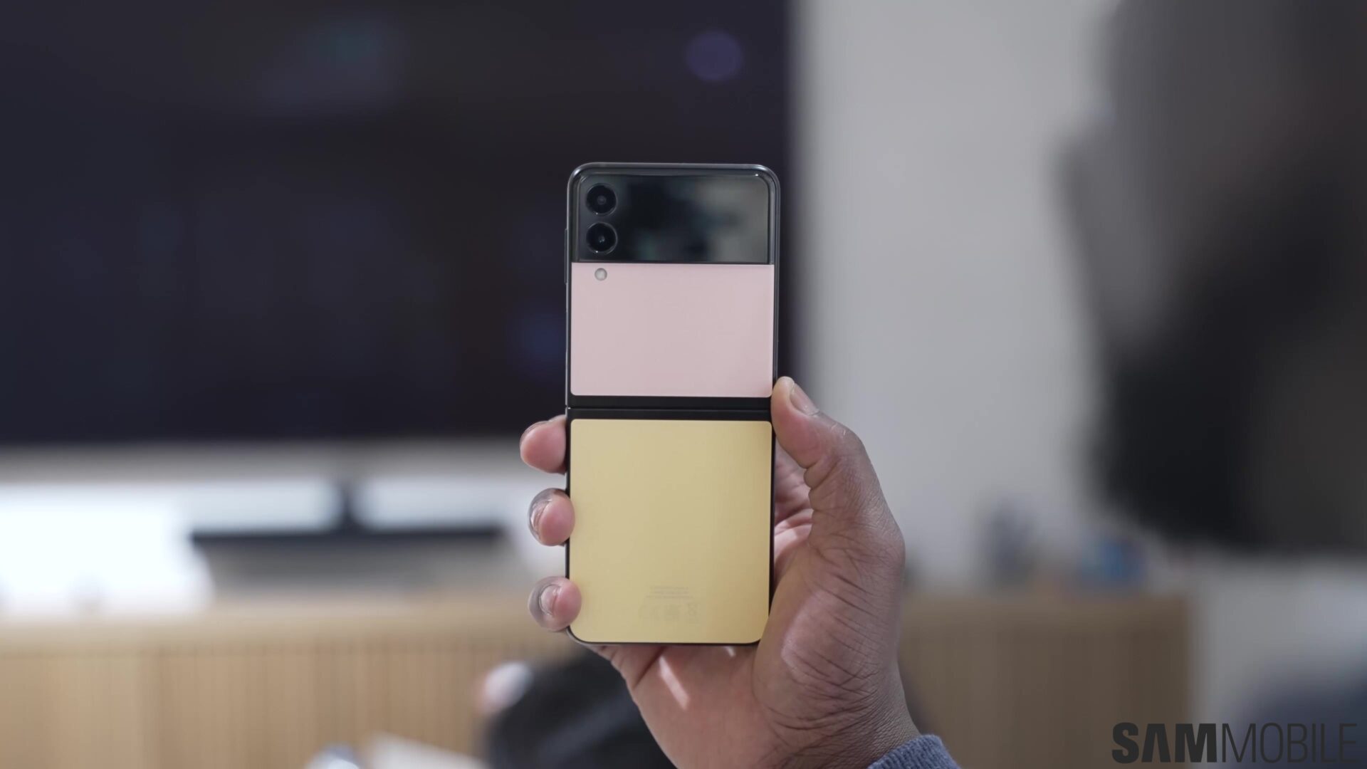 We go hands-on with the new colorful Galaxy Z Flip 3 Bespoke Edition ...
