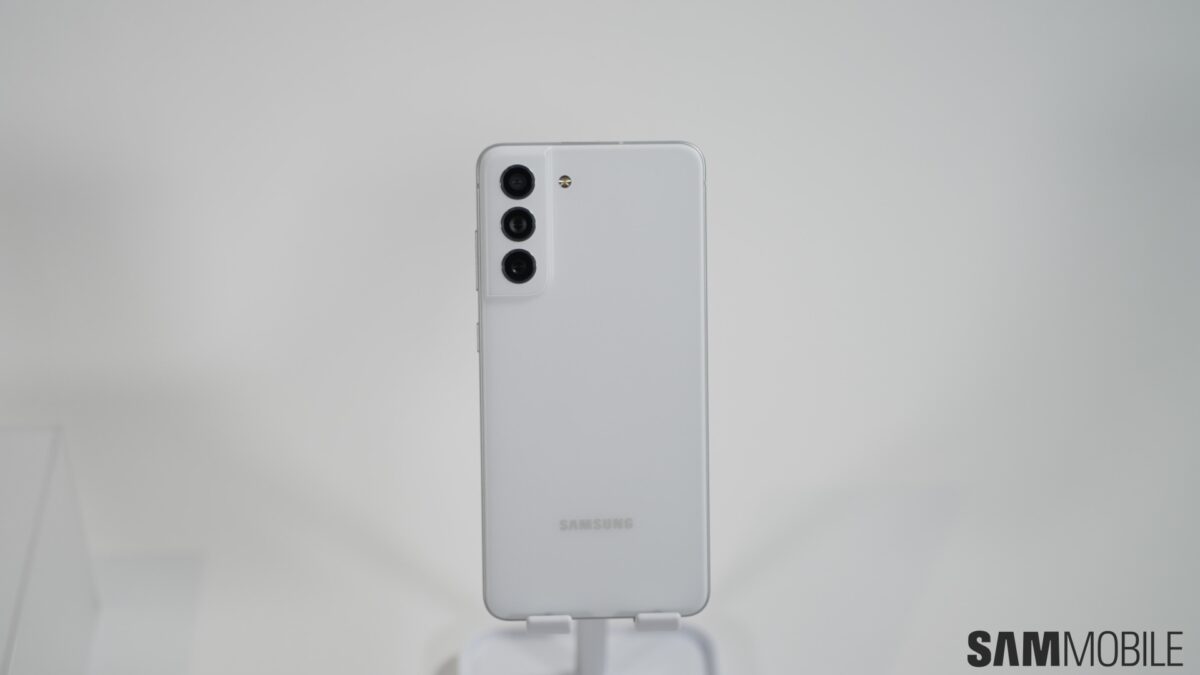 Samsung Galaxy S21 FE gets April 2023 security update more widely in ...