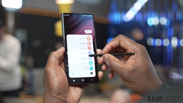 Some Galaxy S22 Ultra owners are facing an odd display issue - SamMobile