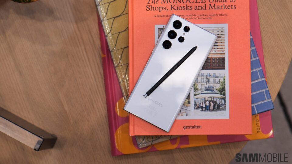 Galaxy S22 Ultra teardown shows Samsung's waterproofing measures ...