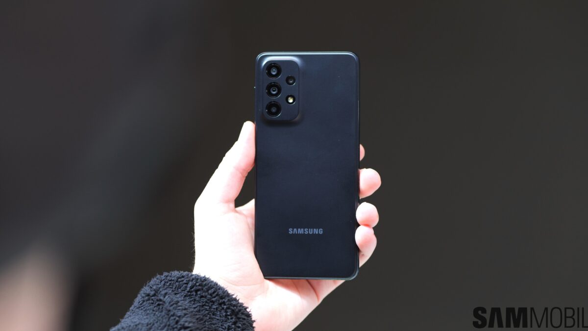 Galaxy A33 vs A31: Perfect upgrade, save for a couple of missing ...