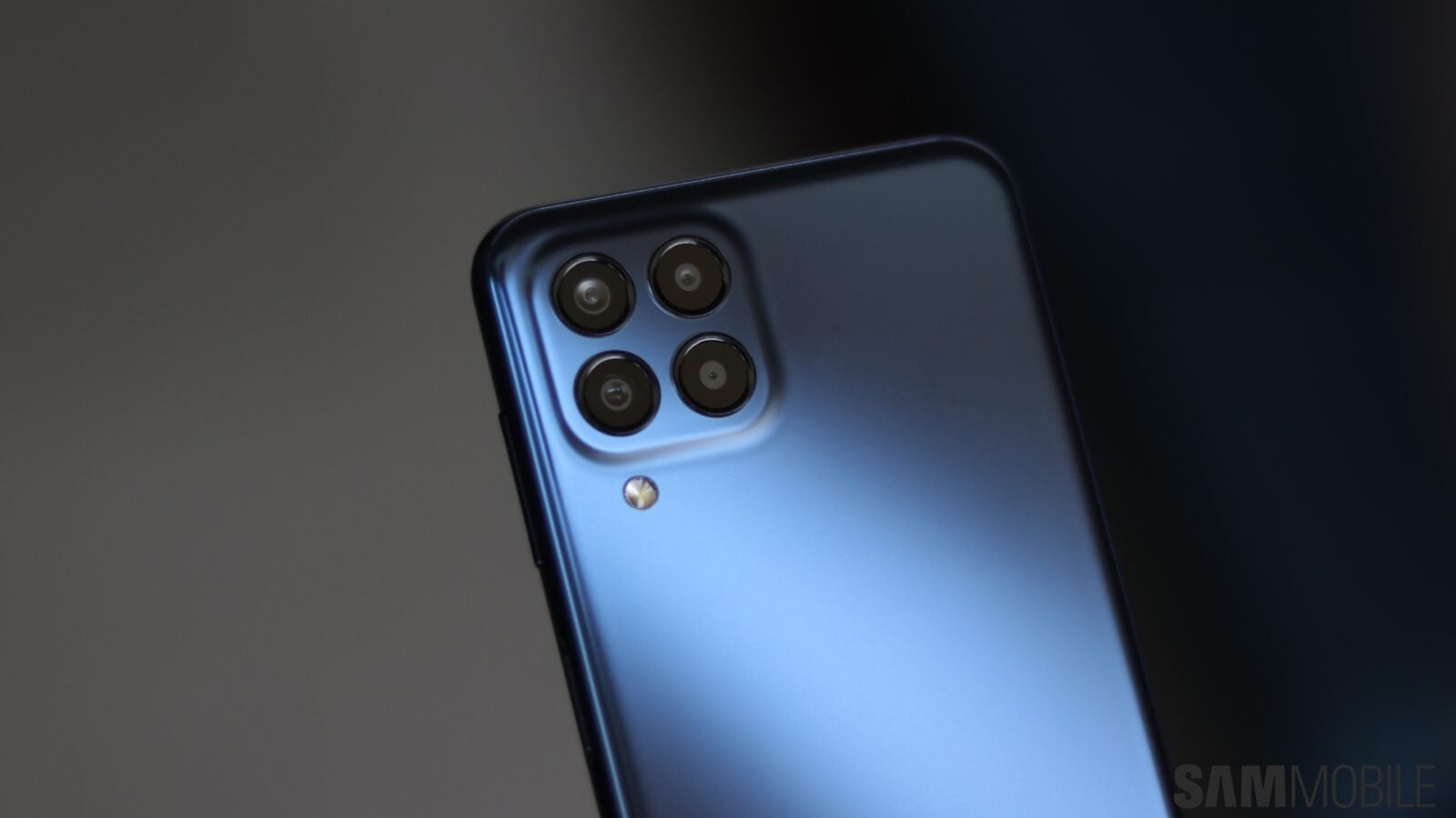 One UI tip: How to adjust flashlight brightness on Samsung phones ...