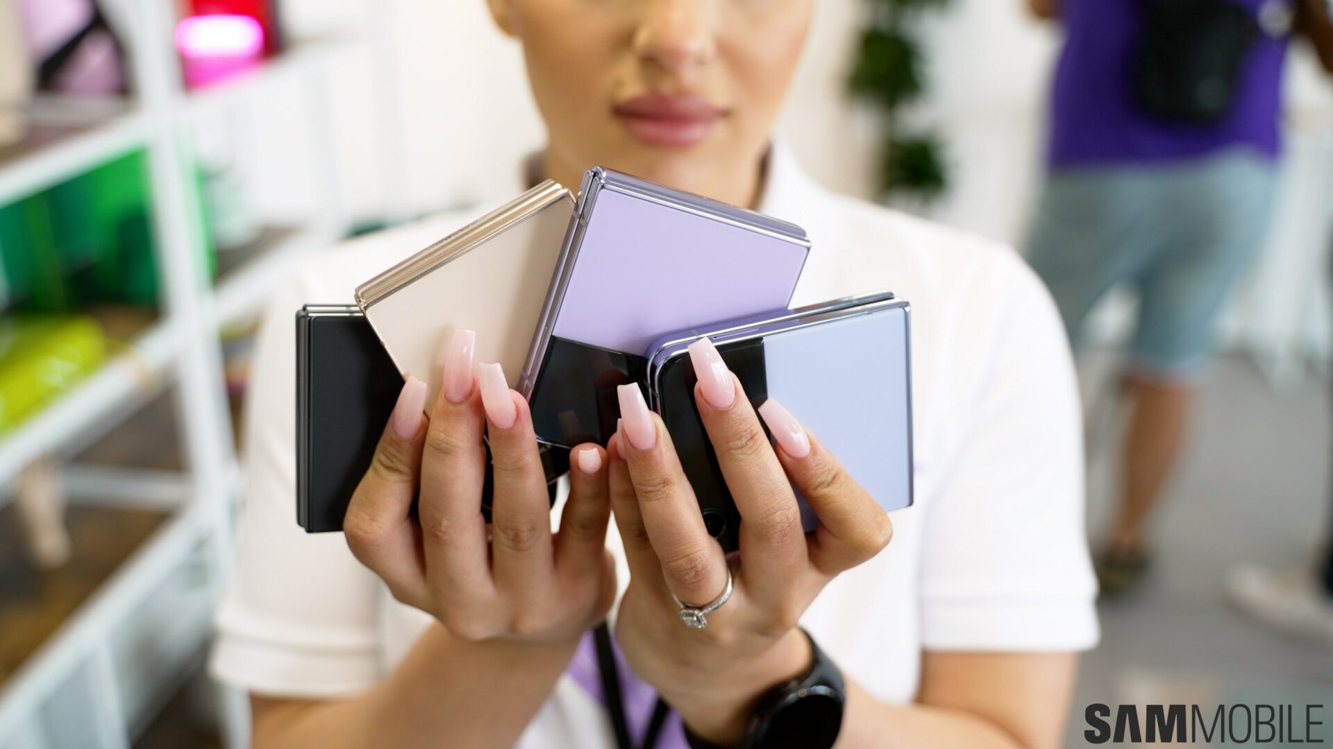 What is the Galaxy Z Flip 4 battery size and charging speed? - SamMobile