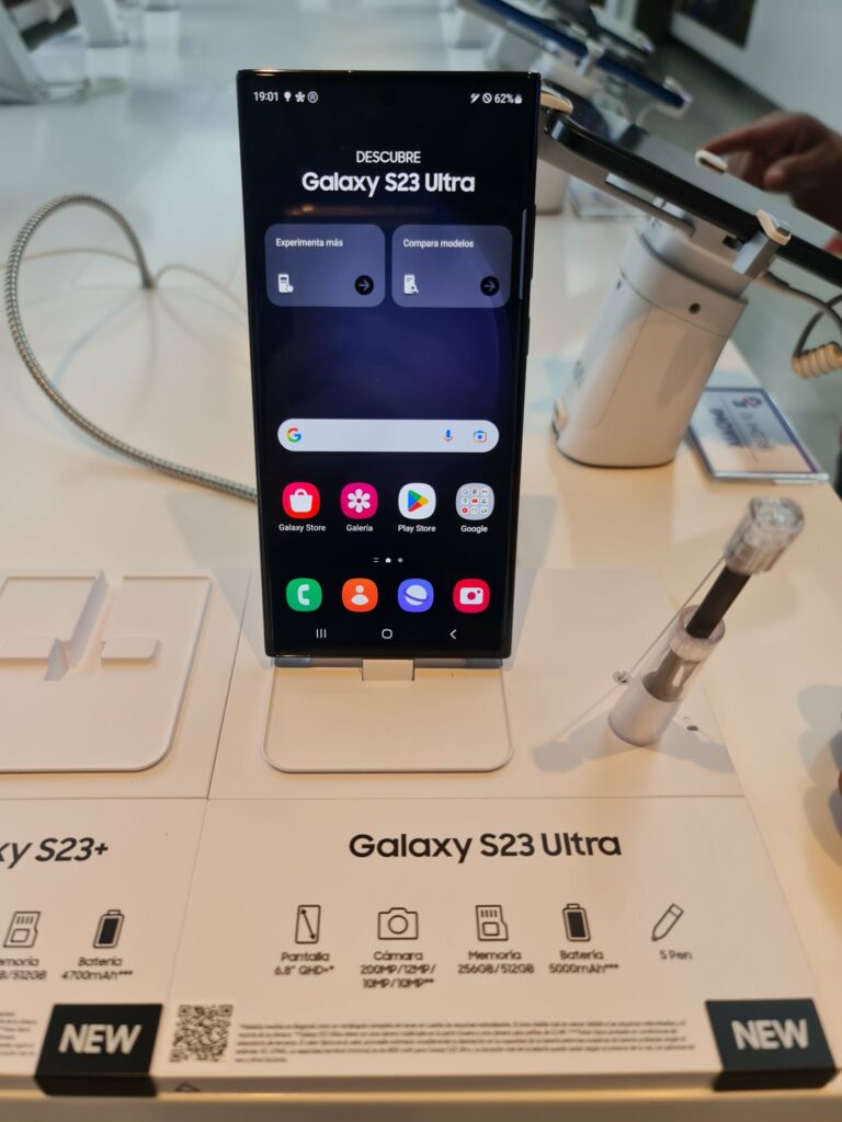 Samsung Galaxy S23 Ultra hands-on video and live images leak - SamMobile