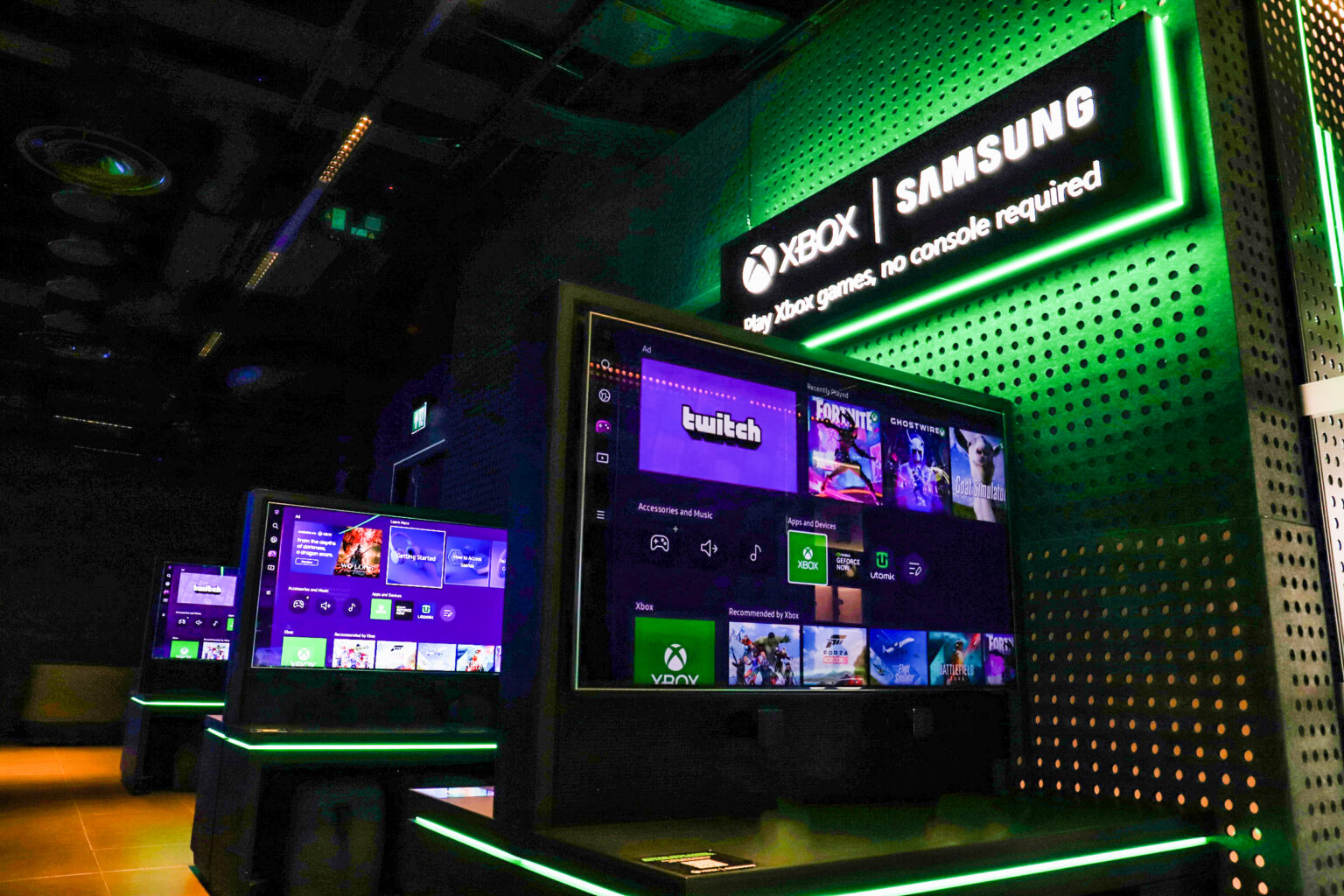 Samsung and Xbox open free-to-play gaming area in London - SamMobile