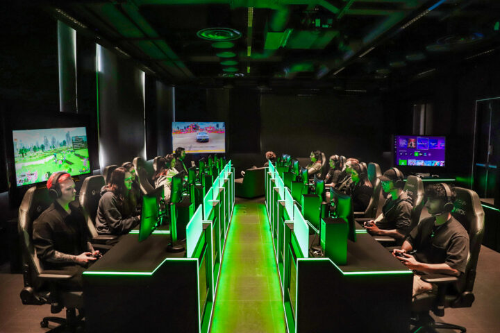 Samsung and Xbox open free-to-play gaming area in London - SamMobile