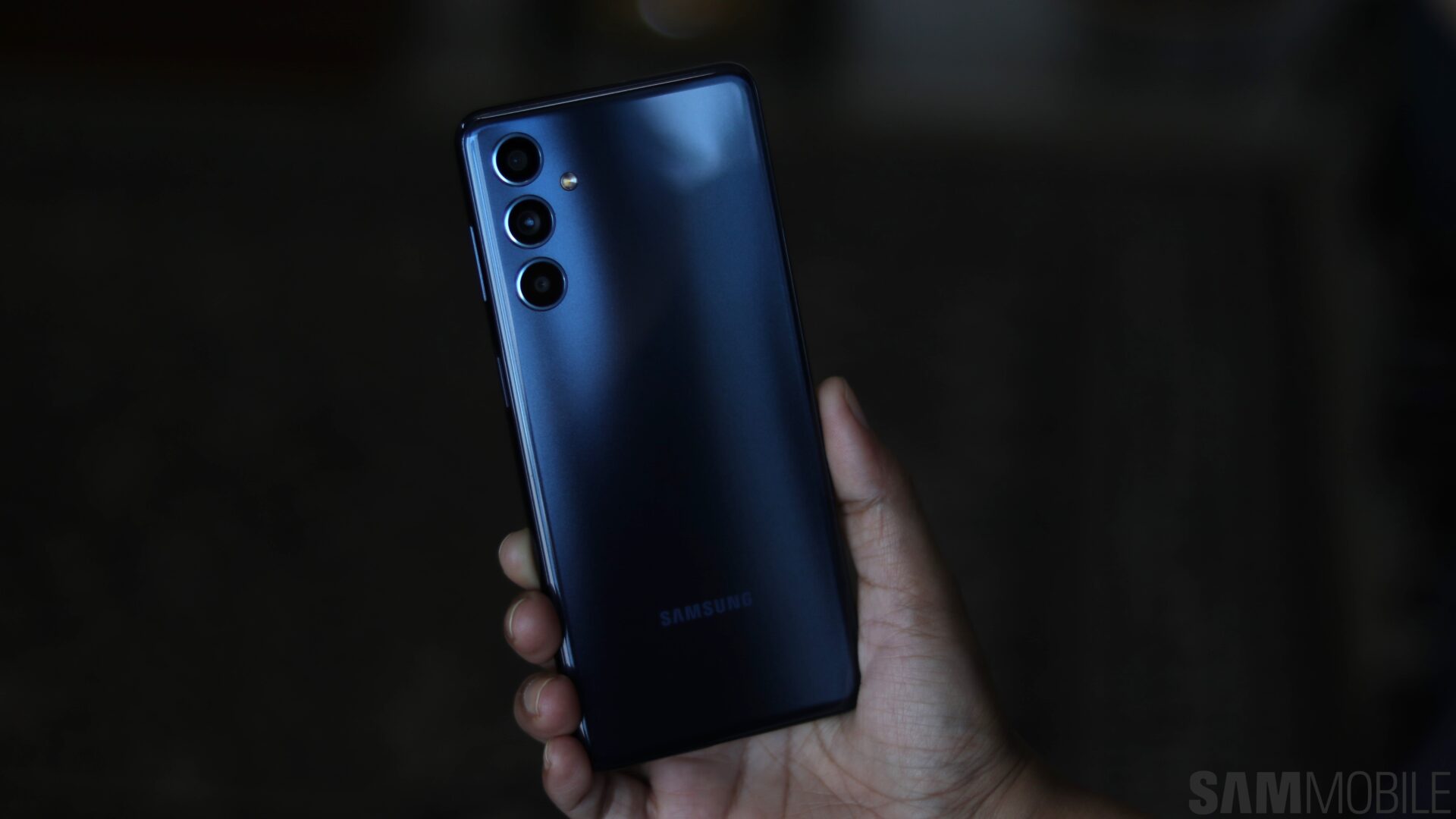 Samsung Galaxy F54 is first in the series to get One UI 6.1 update ...