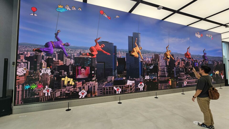 Samsung turns The Wall into a work of art - SamMobile