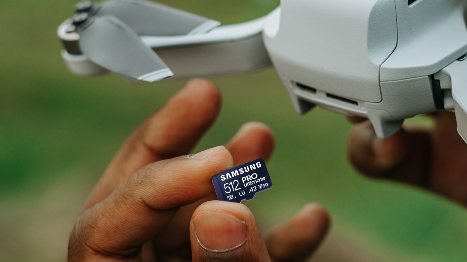 Samsung's PRO Ultimate microSD cards have up to 200MB/s read speeds ...