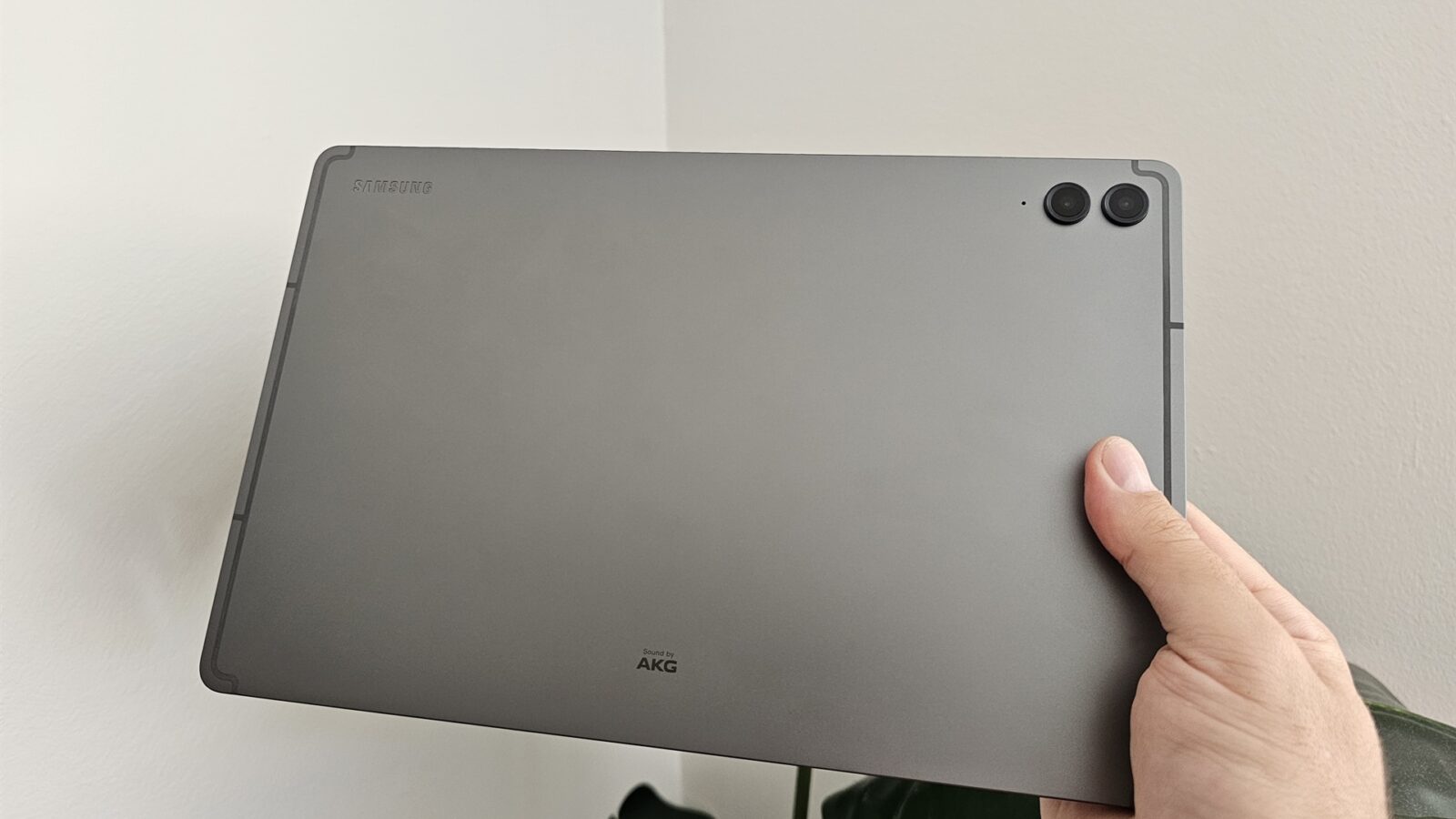 Samsung Galaxy Tab S9 FE gets Android 14 update in more countries ...