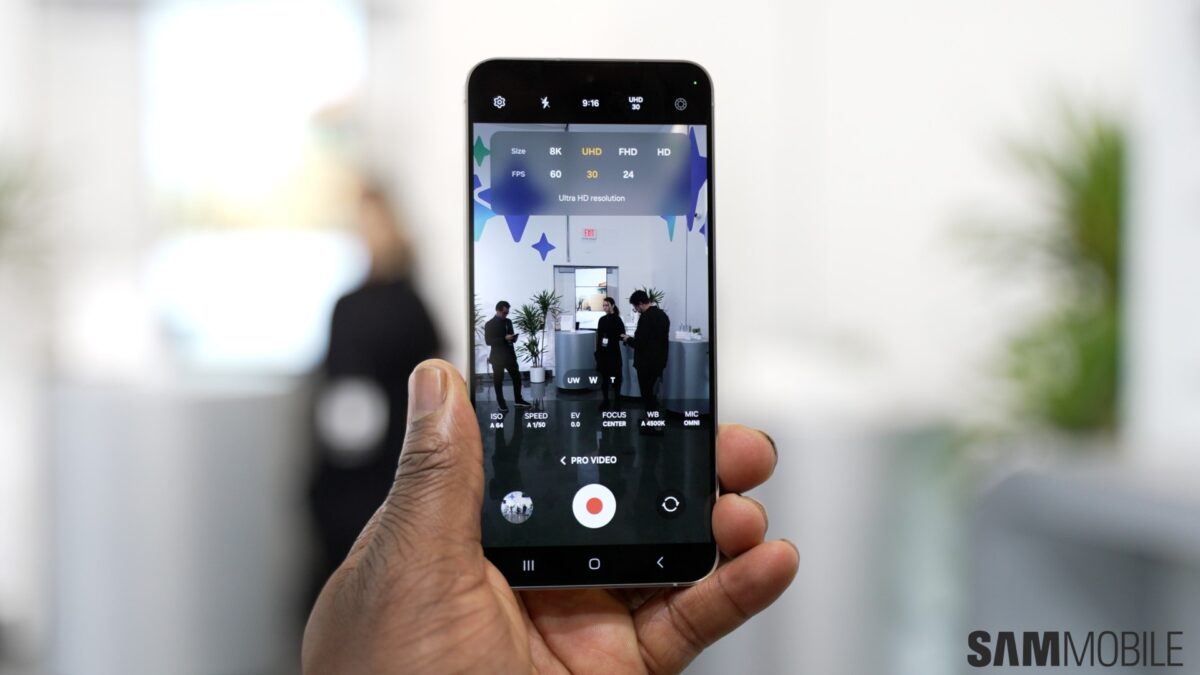 Galaxy S24 and S24+ are official and boast more power, AI, higher ...