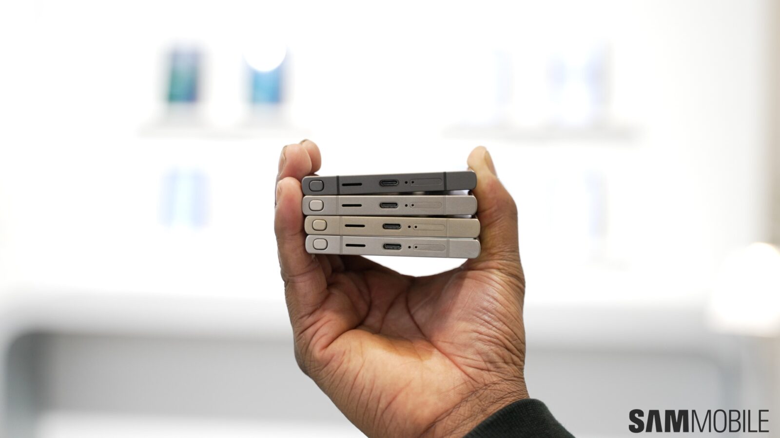 Samsung Galaxy S24 Ultra isn't lighter despite titanium build - SamMobile